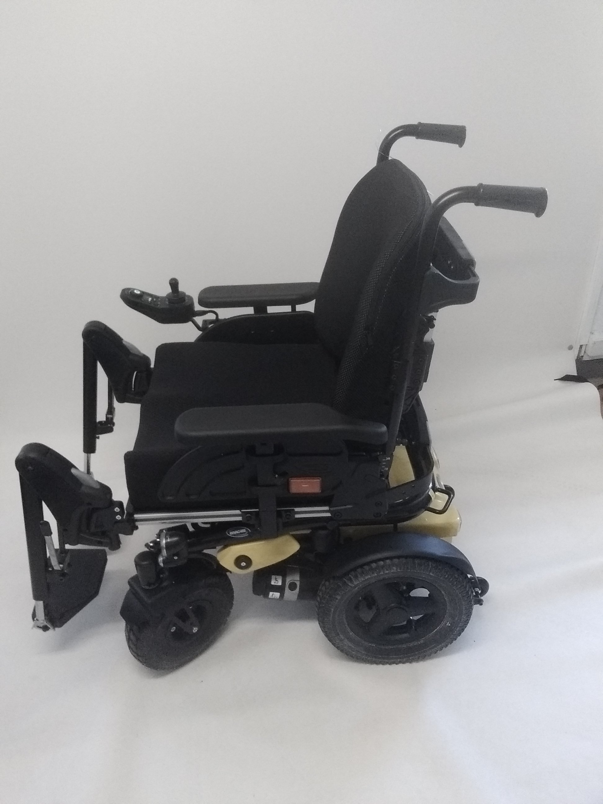 Fauteuil roulant électrique Invacare KITE – Access' Santé